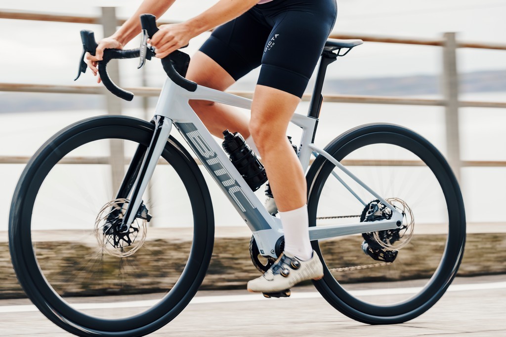 BMC: Roadmachine 01 AMP X - WheelsMag