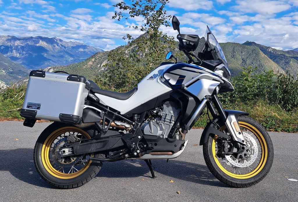 CFMoto 800MT Explore: viaggiare in all inclusive - WheelsMag